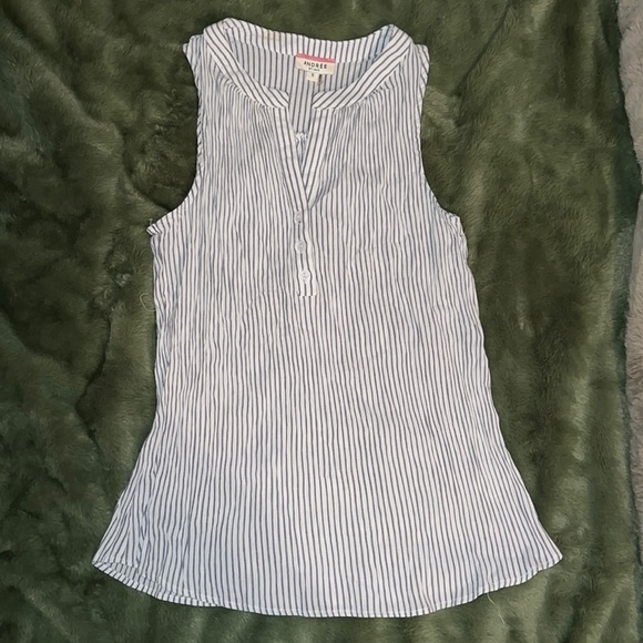 ANDREE BY UNIT | Tops | Andree By Unit Tankblouse V Cut Down To 3 ...